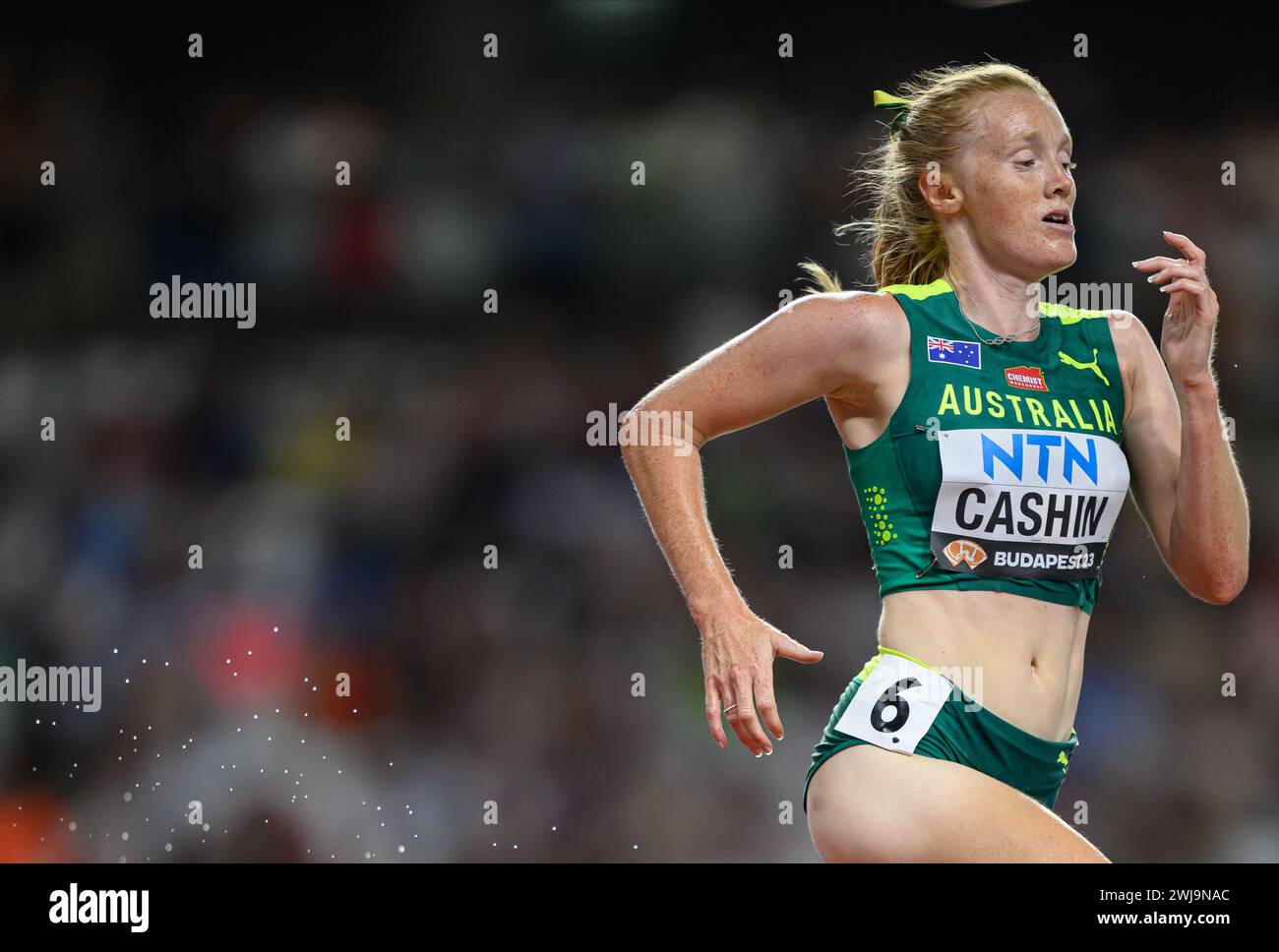 Amy CASHIN participating in the 3000 METRES STEEPLECHASE at the World ...