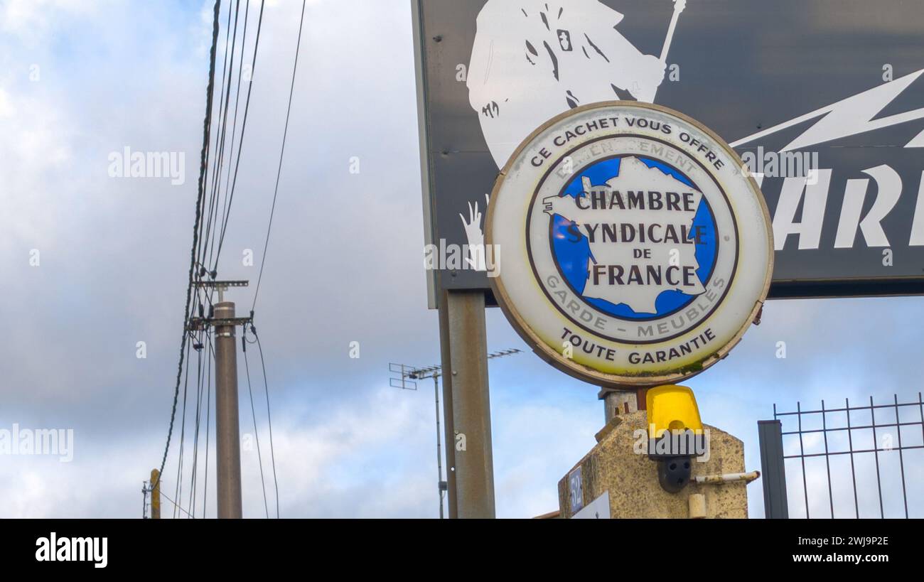 Bordeaux , France - 02 12 2024 : chambre syndicale de France pour le ...
