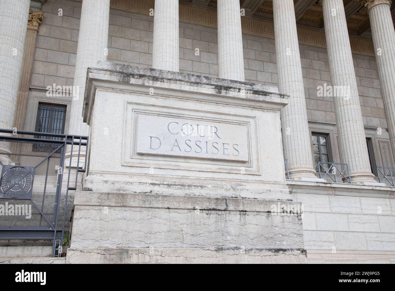 Cours law legal hi-res stock photography and images - Alamy