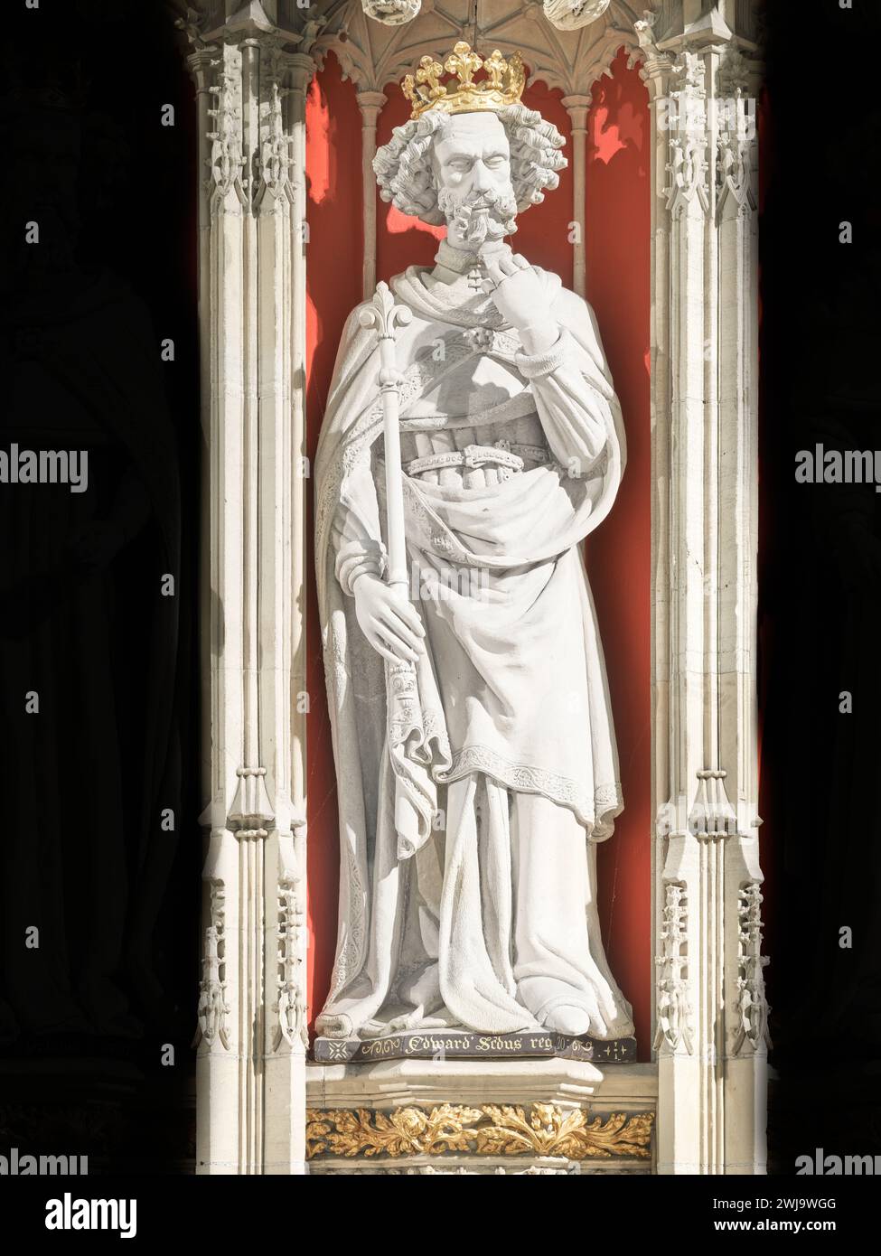 Statue of a medieval english king, Edward II, on the rood screen in the ...