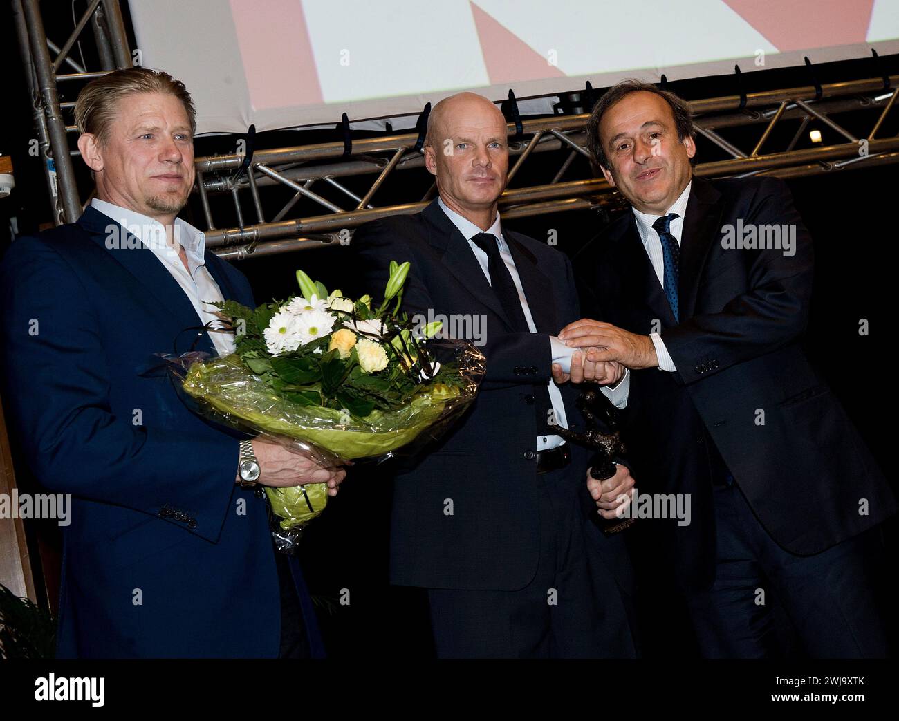 DBU Repraesentantskabsmoede i Odense - Richard Moeller Nielsen optages ...