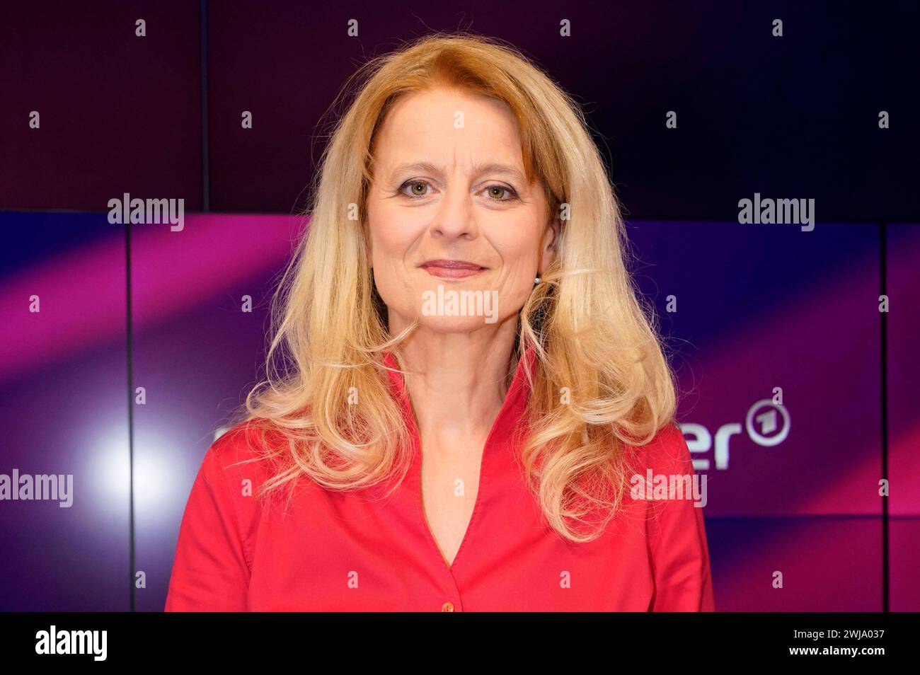 Kristina Dunz in der ARD-Talkshow maischberger im Studio Berlin ...