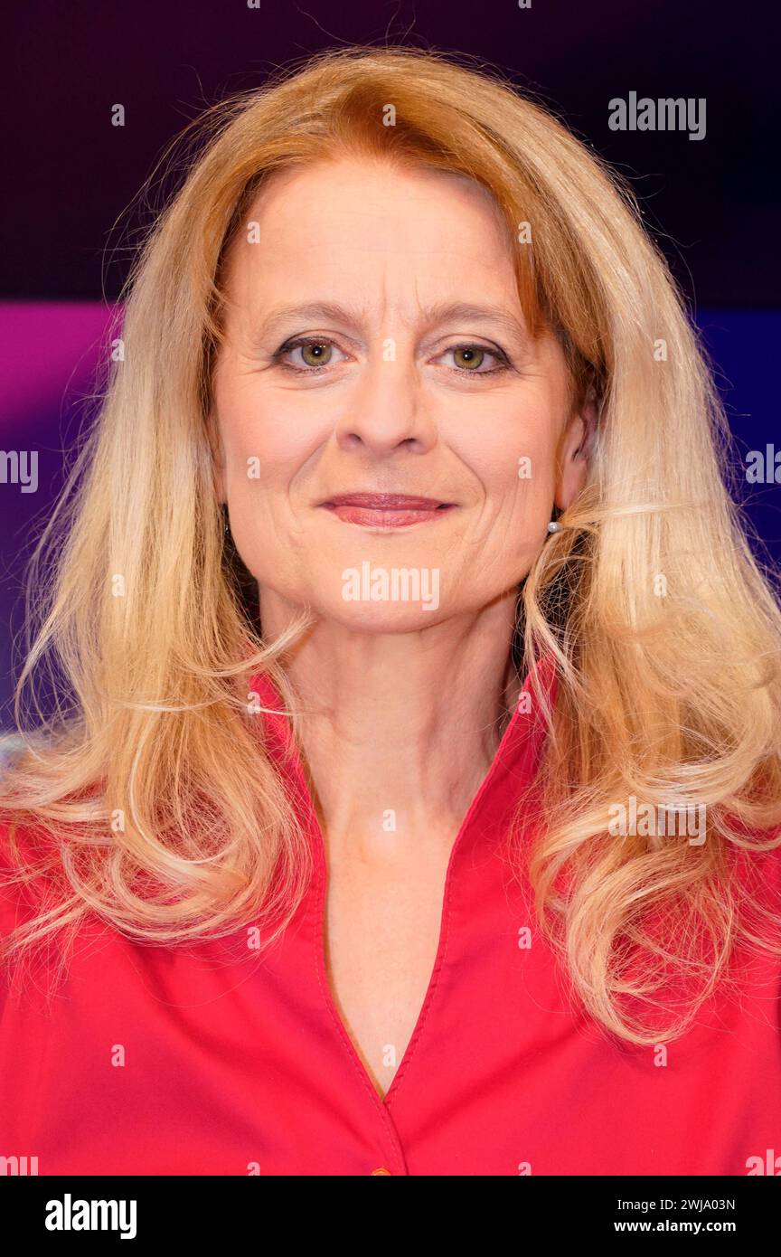 Kristina Dunz in der ARD-Talkshow maischberger im Studio Berlin ...