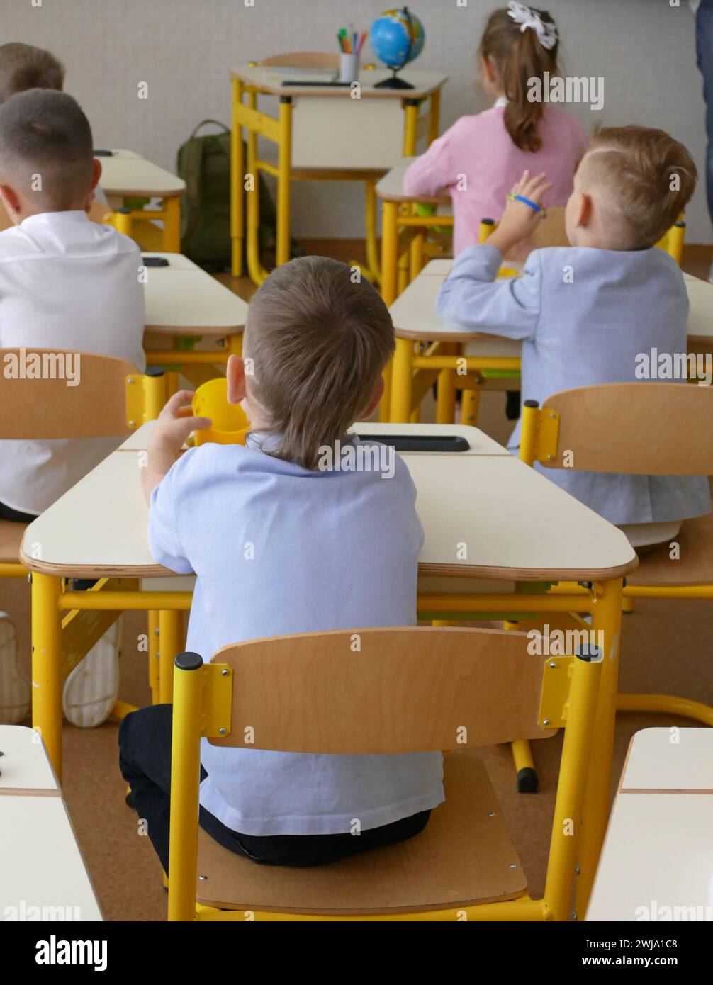 Geography lesson in elementary hi-res stock photography and images - Alamy