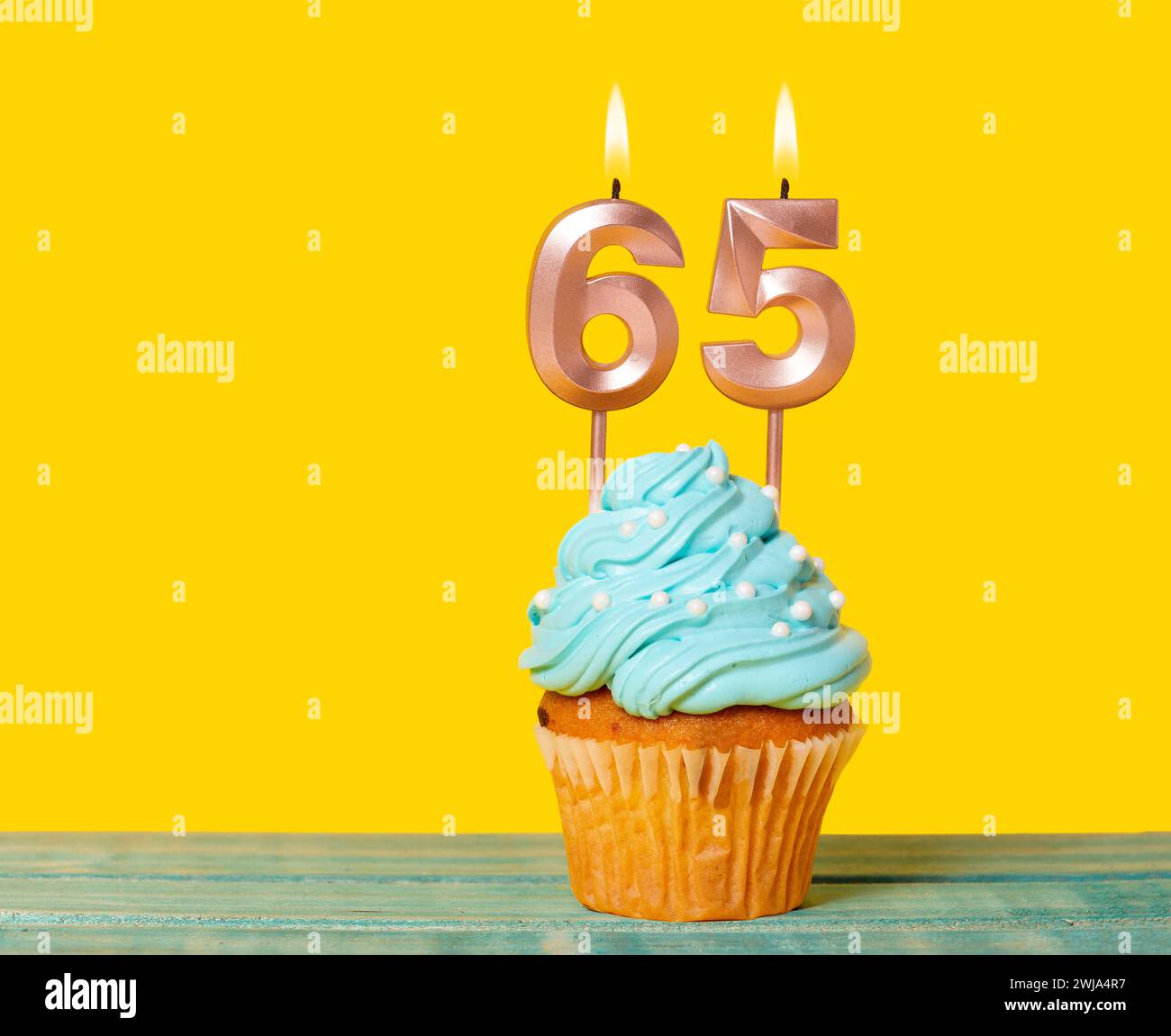 65 birthday cake hi-res stock photography and images - Alamy