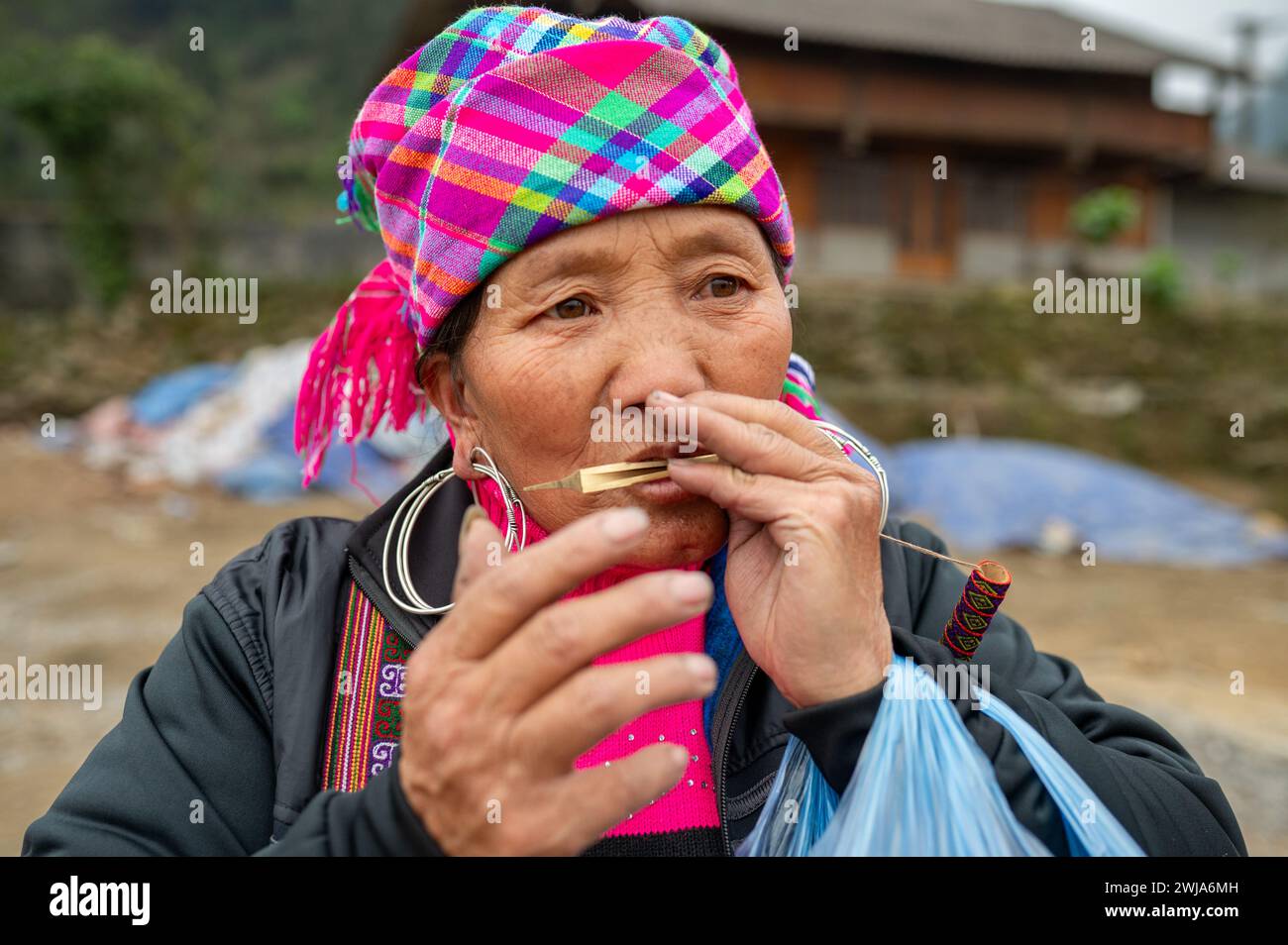 Mouth lip sound hi-res stock photography and images - Alamy