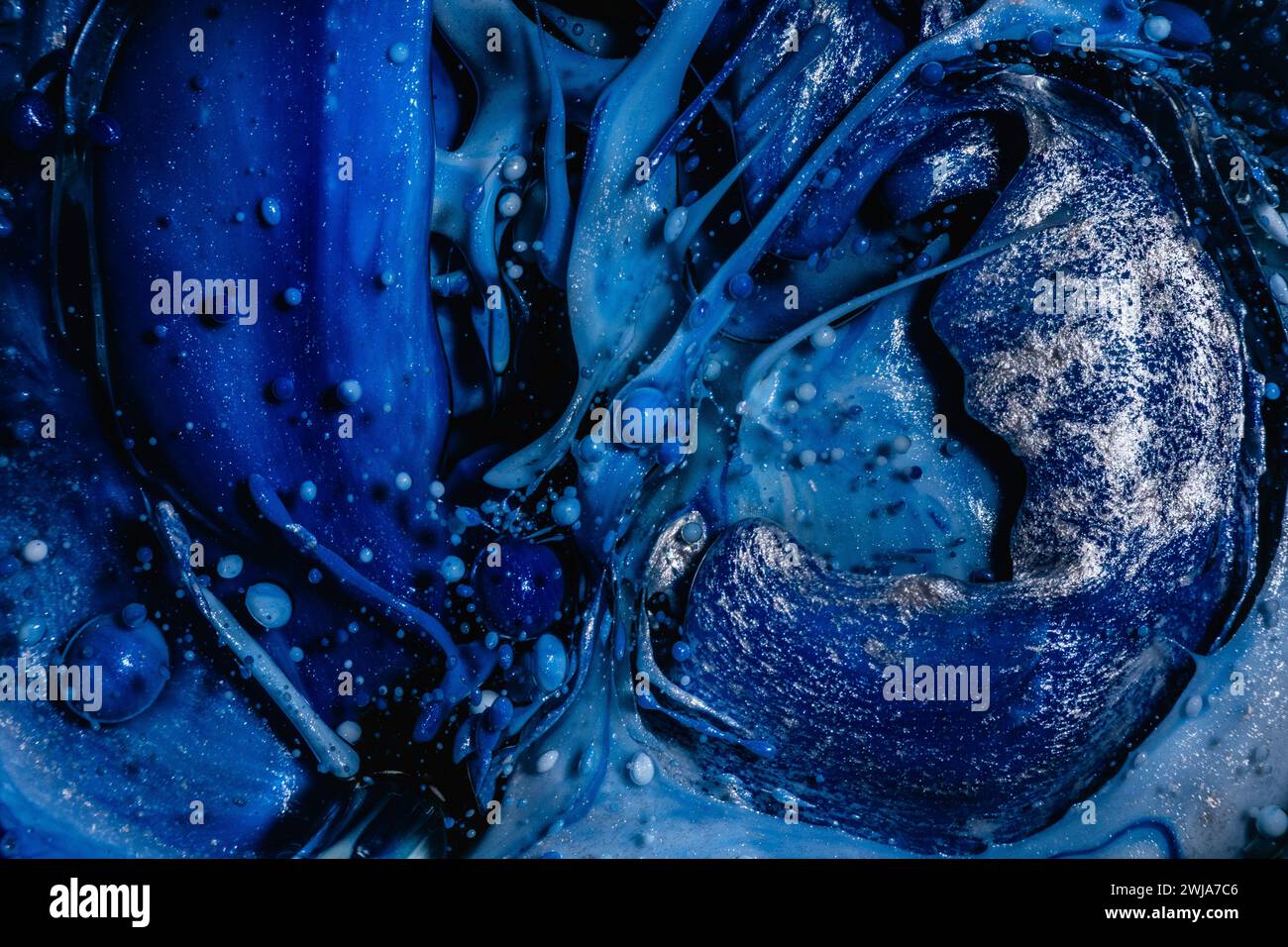 Fluidity paint hi-res stock photography and images - Alamy