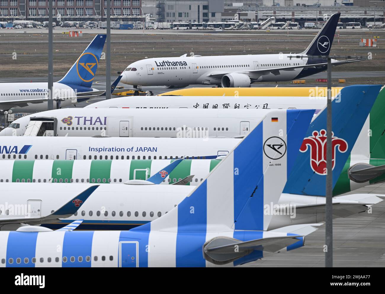 Aircraft operating company hi-res stock photography and images - Alamy