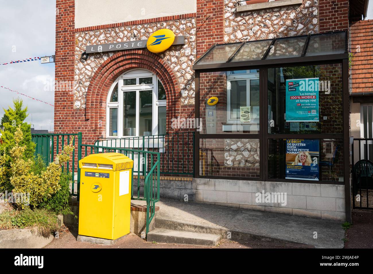 Banque la poste hi-res stock photography and images - Alamy