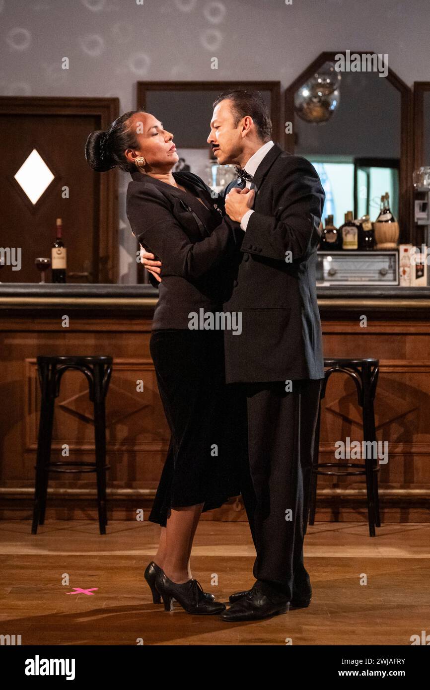 Ballroom scene 1960s hi-res stock photography and images - Alamy