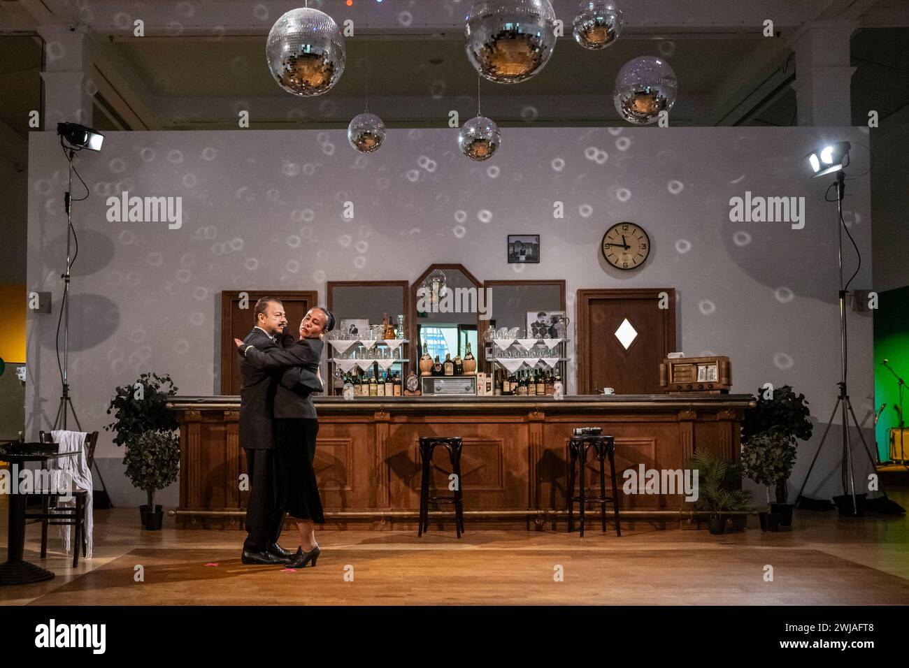 Ballroom scene 1960s hi-res stock photography and images - Alamy