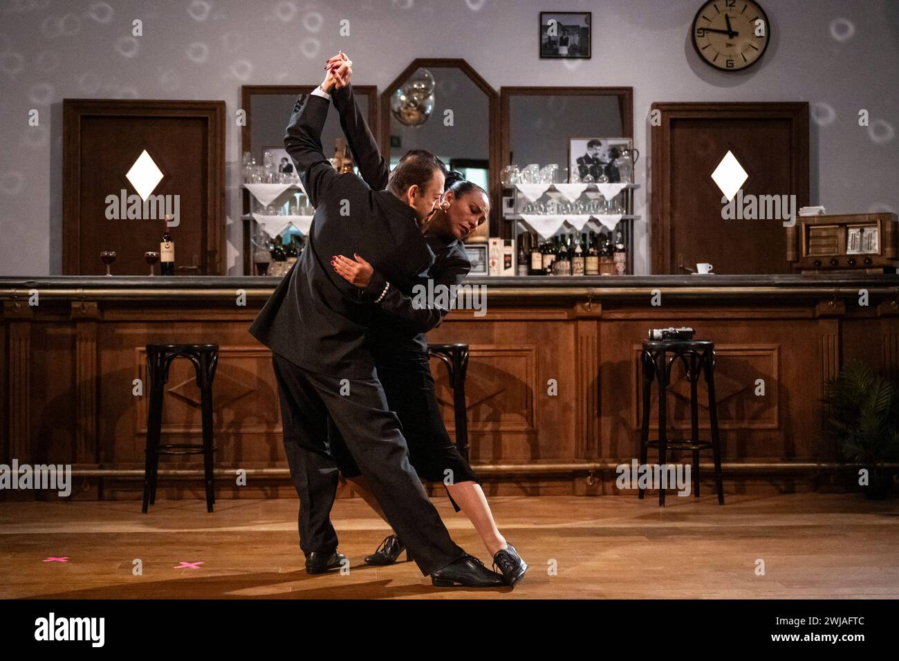Ballroom scene 1960s hi-res stock photography and images - Alamy