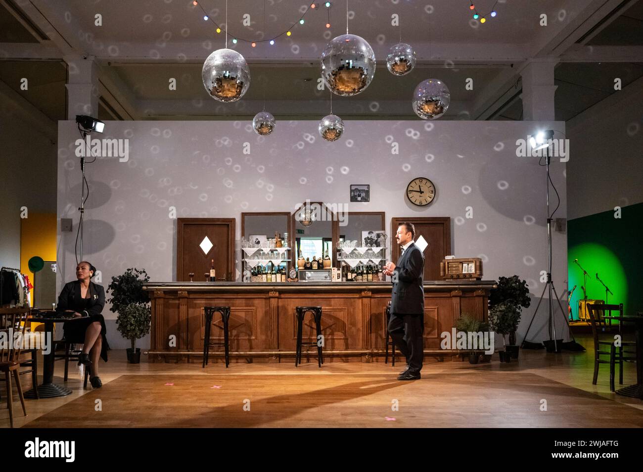 Ballroom scene 1960s hi-res stock photography and images - Alamy