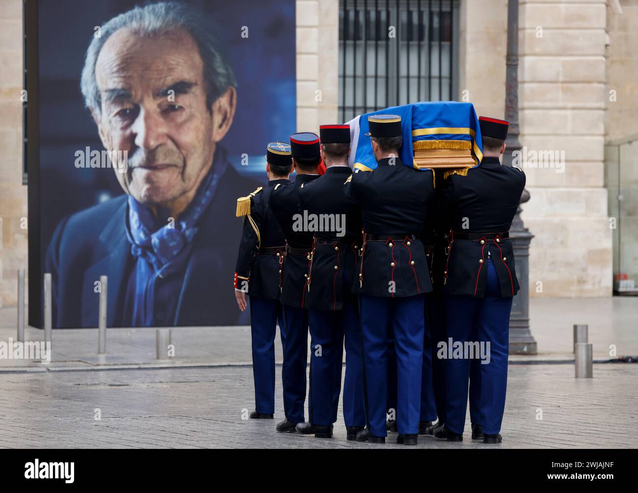 Republican Guards carry the coffin of former French justice minister ...