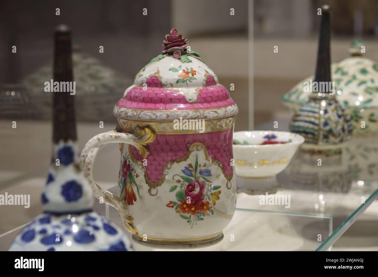 Egyptian museum cairo painted hi-res stock photography and images - Alamy