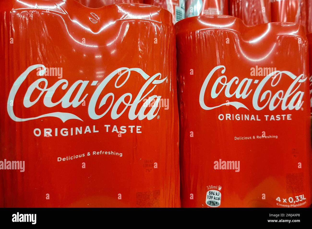 Coca Cola Dosen *** Coca Cola cans Copyright: xLobeca/RHx Stock Photo ...