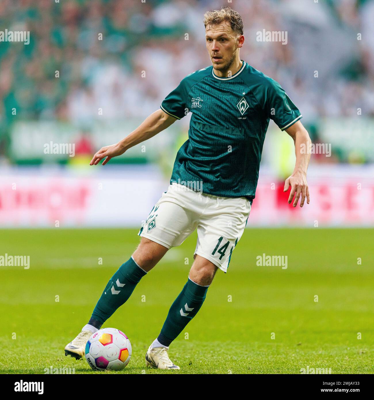 Bremen, Deutschland. 10th Feb, 2024. firo: 02/10/2024, football, soccer, 1st league, 1st ...