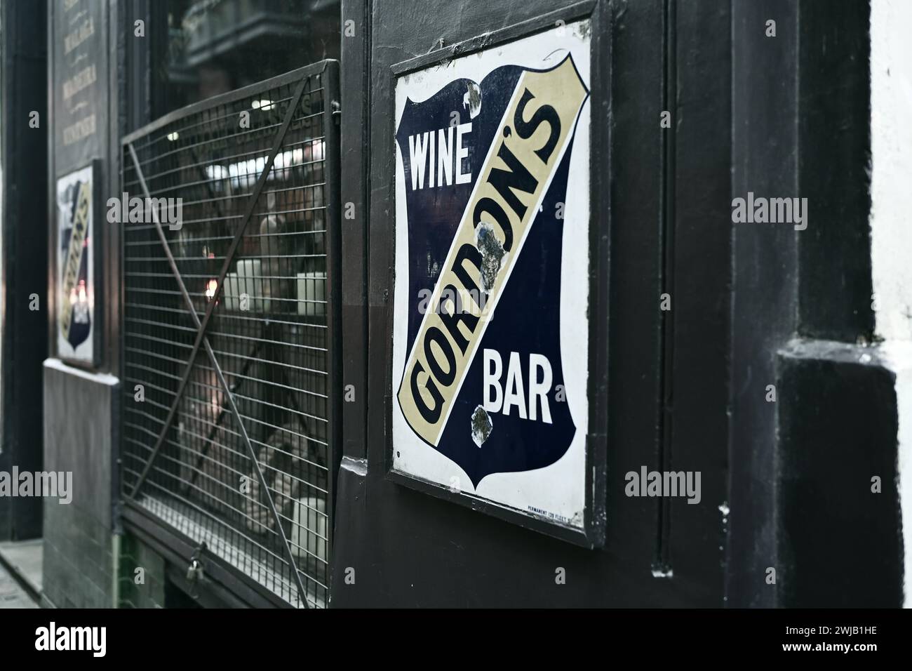 Gordons wine bar london hi-res stock photography and images - Alamy