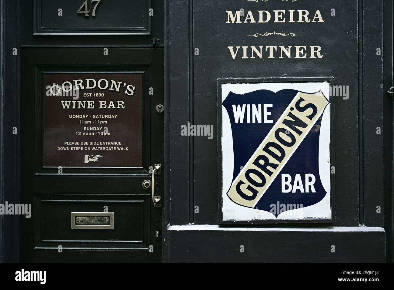 Gordons wine bar london hi-res stock photography and images - Alamy