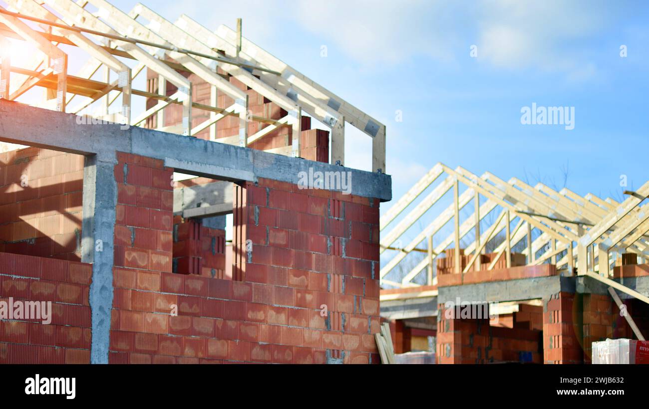 New townhomes under construction hi-res stock photography and images ...