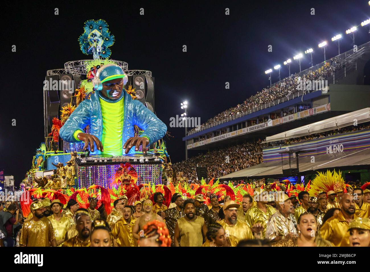 SÃO PAULO, SP - 10.02.2024: SAMBA SCHOOLS PARADE CARNIVAL SP 2024 - Vai ...