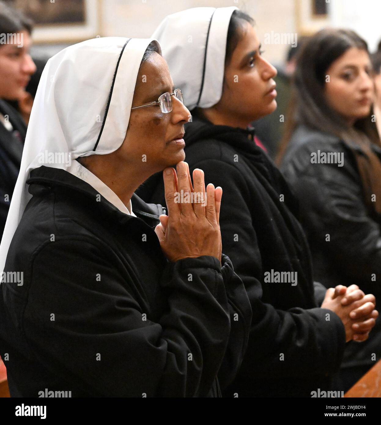 Catholic nuns with children hi-res stock photography and images - Alamy