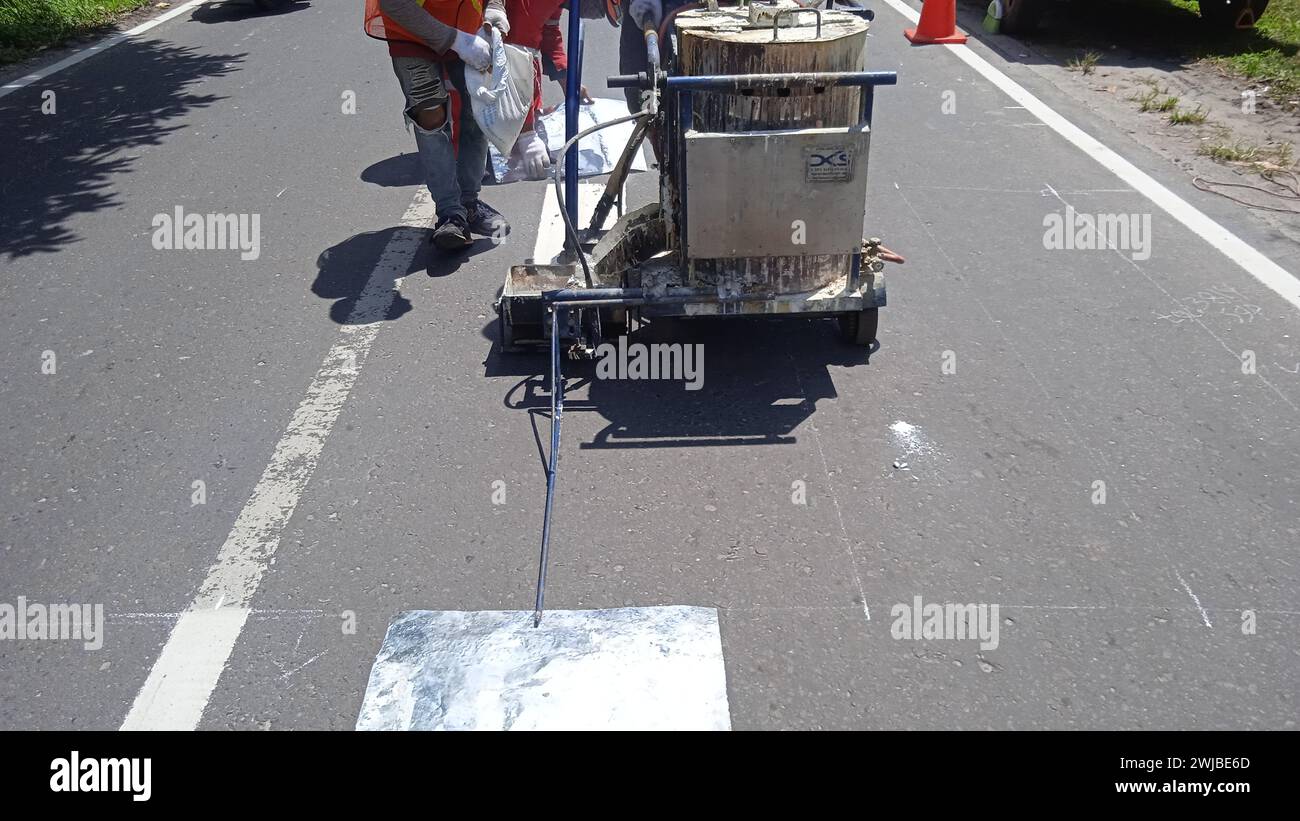 Thermoplastic line painting hi-res stock photography and images - Alamy