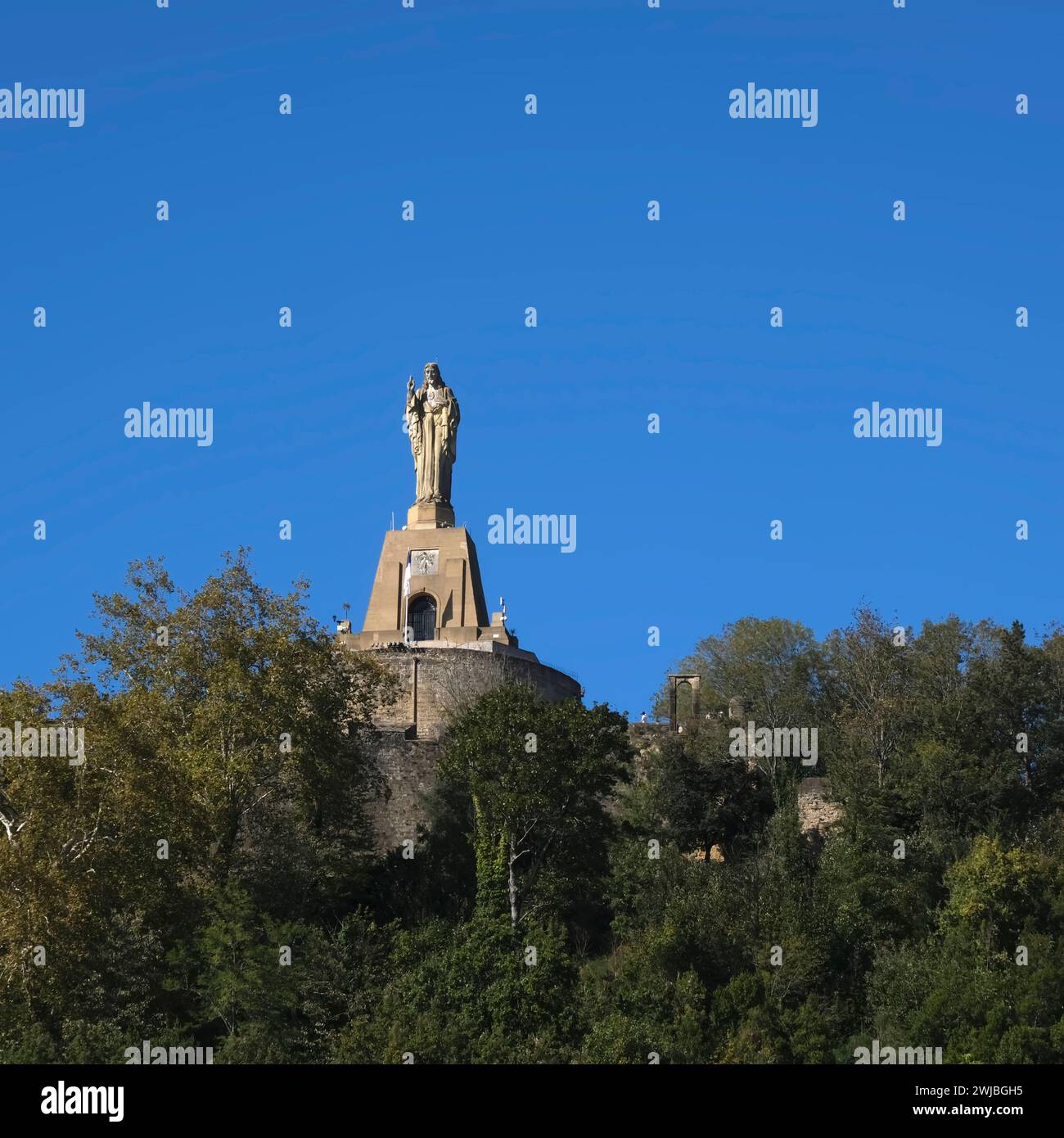 The sagrado corazon statue hi-res stock photography and images - Alamy