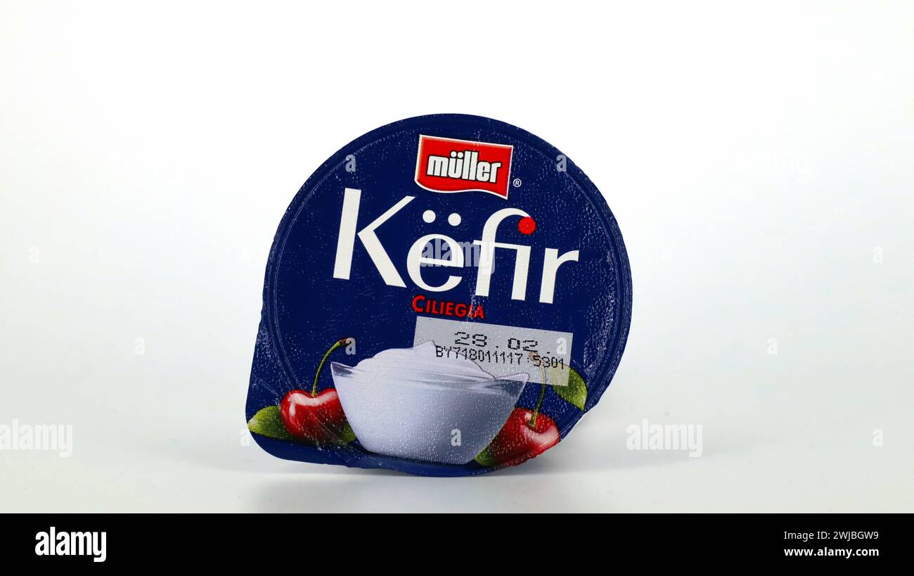 MULLER Yogurt with Kefir. Molkerei Alois Muller GmbH, Aretsried ...