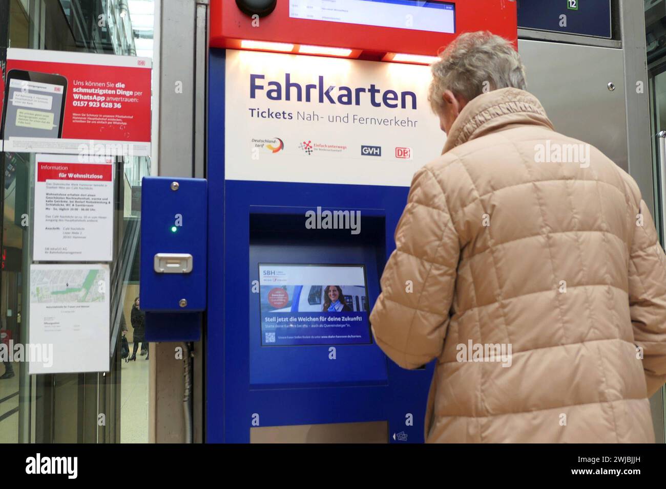 DB Fahrkartenautomat im Hbf. Hannover am 12.02.2024 *** DB ticket ...