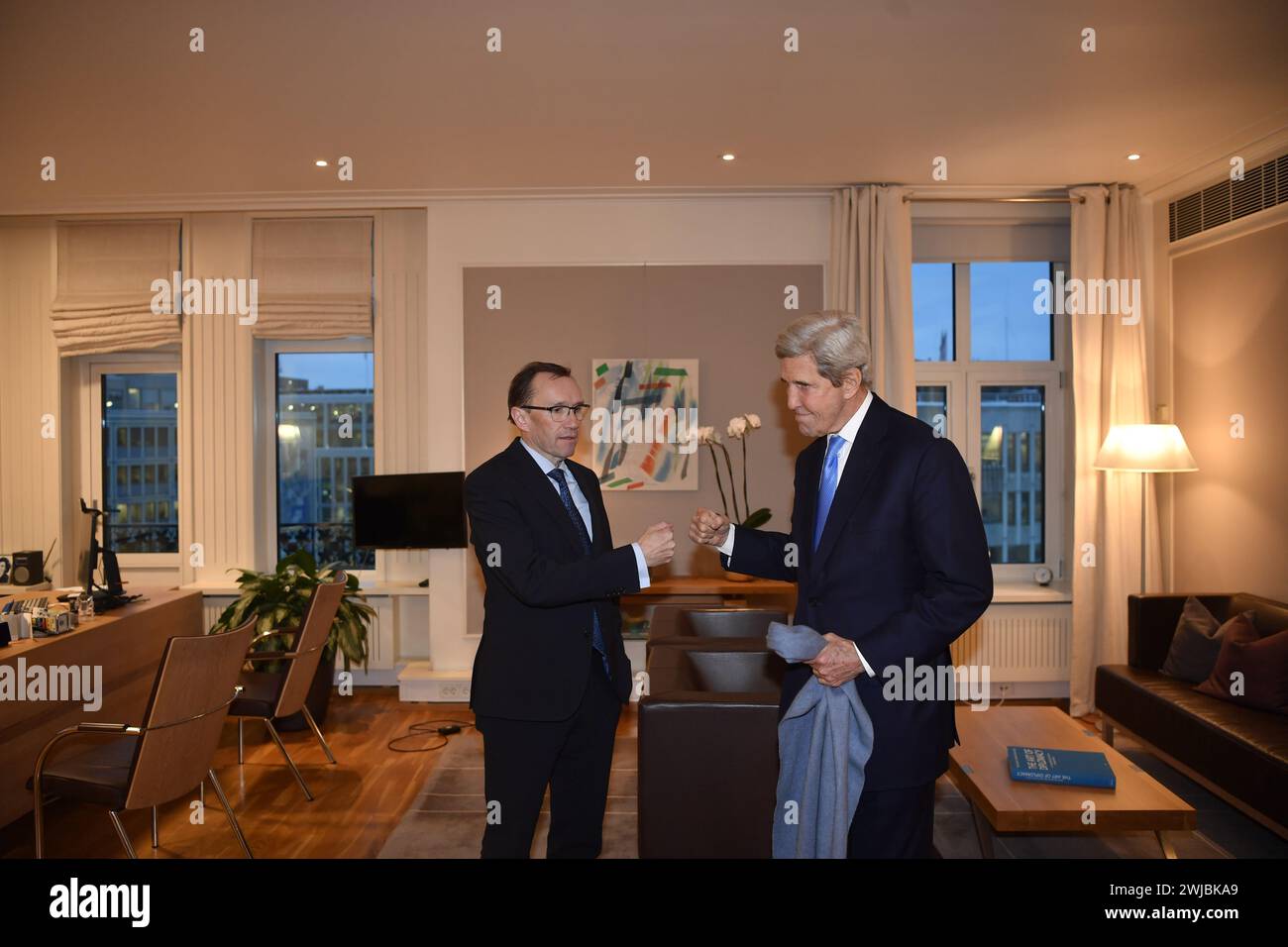 Oslo 20240214.Norwegian Foreign Minister Espen Barth Eide (left) meets ...