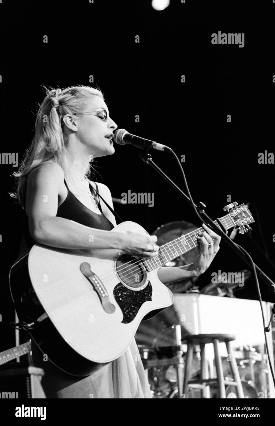 Emily robison of the dixie chicks hi-res stock photography and images ...