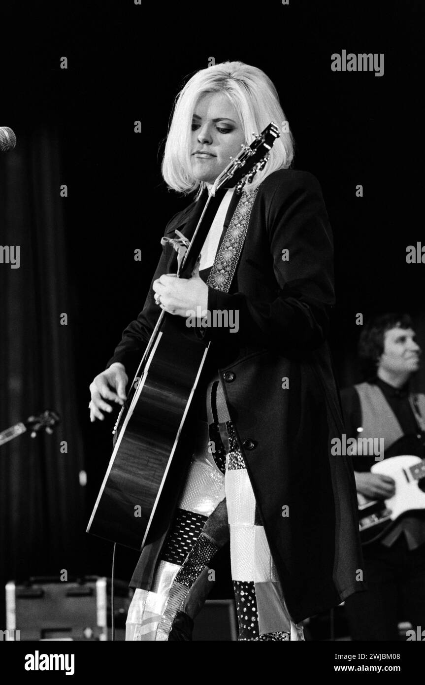 Natalie maines of the dixie chicks hi-res stock photography and images ...