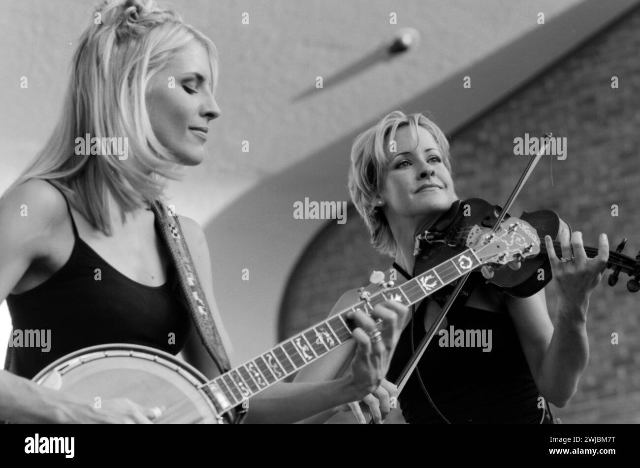 Dixie chicks Black and White Stock Photos & Images - Alamy