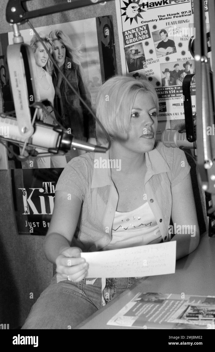 Natalie Maines Of The Dixie Chicks in Des Moines, Iowa 1999 Credit ...