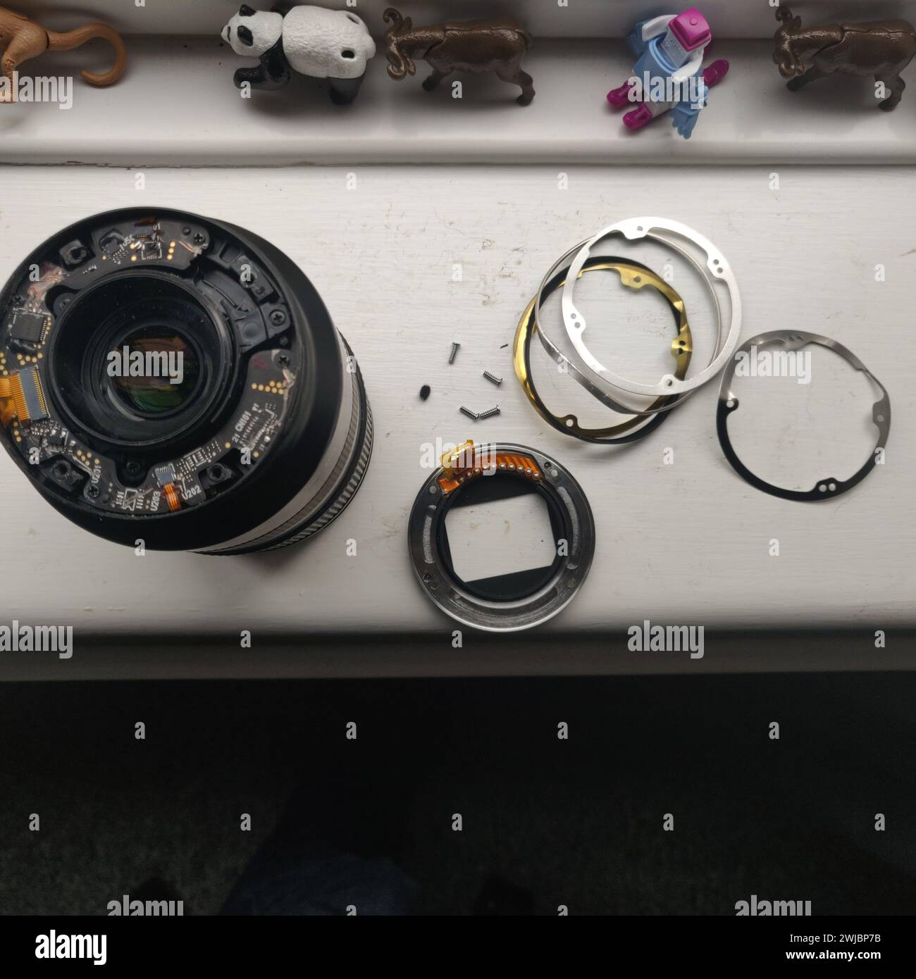 Broken Camera and Broken Lens Stock Photo - Alamy