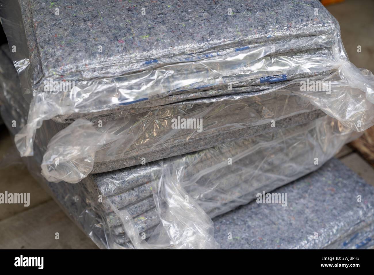 Moving pads hi-res stock photography and images - Alamy