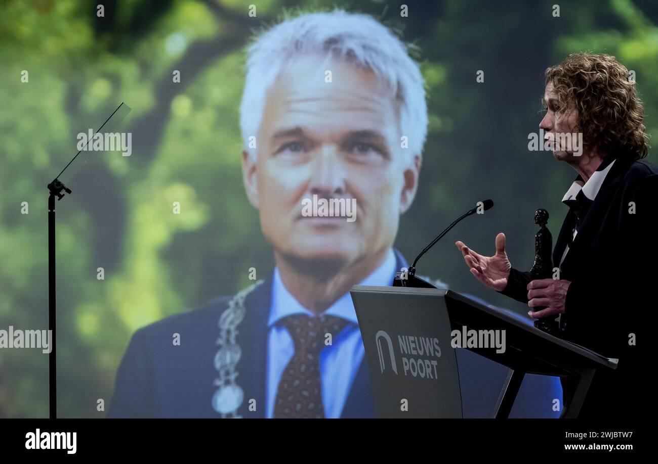 THE HAGUE - Deputy Mayor Giny Luth receives the 2023 Machiavelli Prize ...
