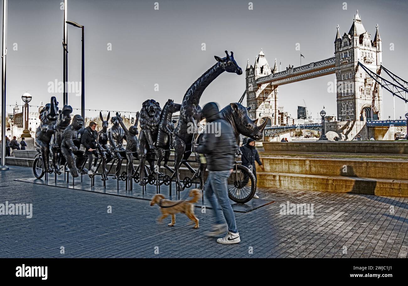 Gillie & Marc sculpture 'Many years ago we had a dream '.London Bridge ...