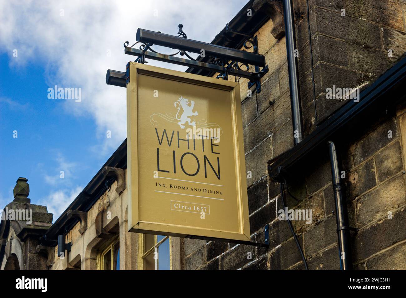 White Lion pub sign. Bridge Gate, Hebden Bridge Stock Photo - Alamy