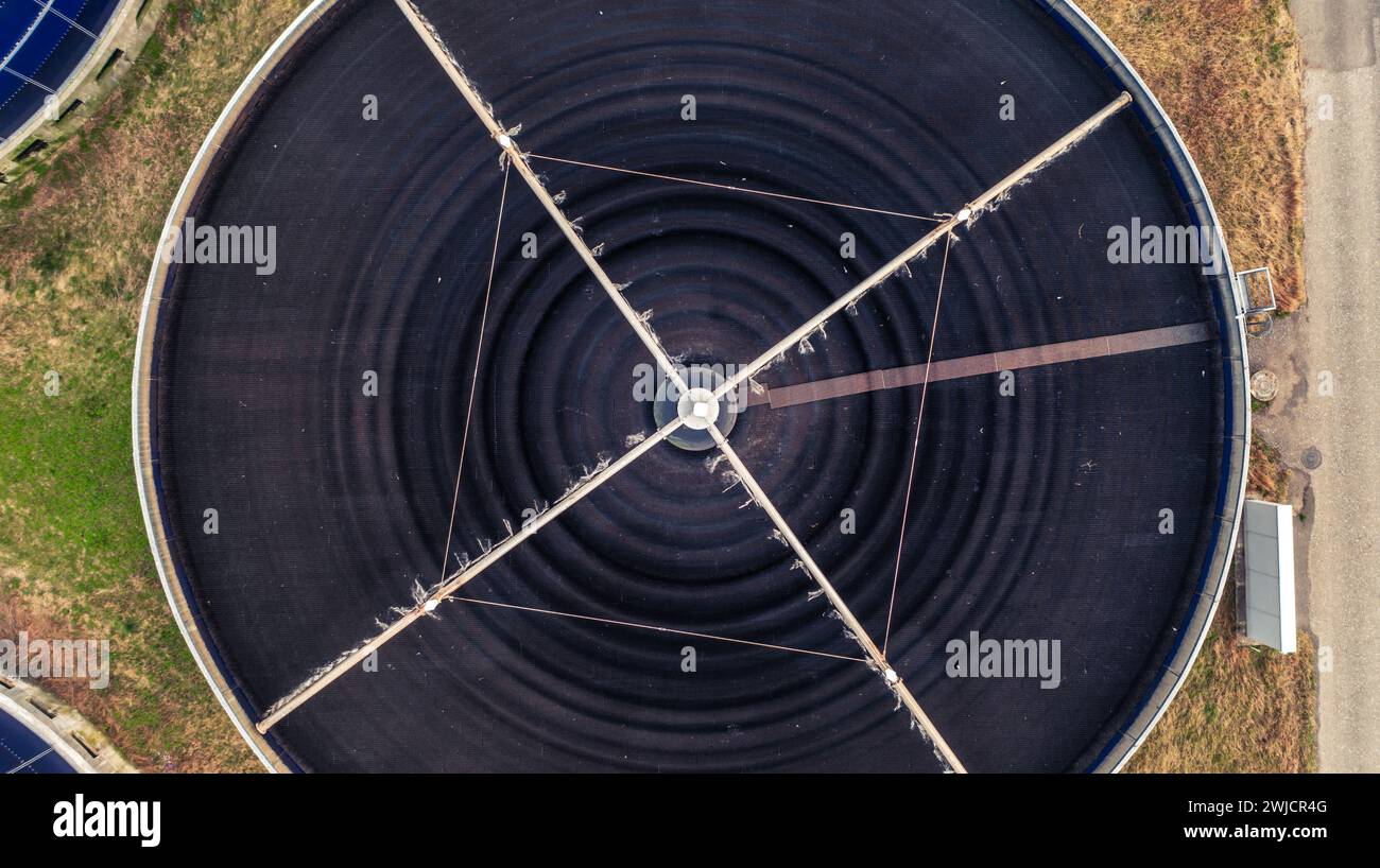 Aerial top view of massive round water tank for water filtration Stock ...