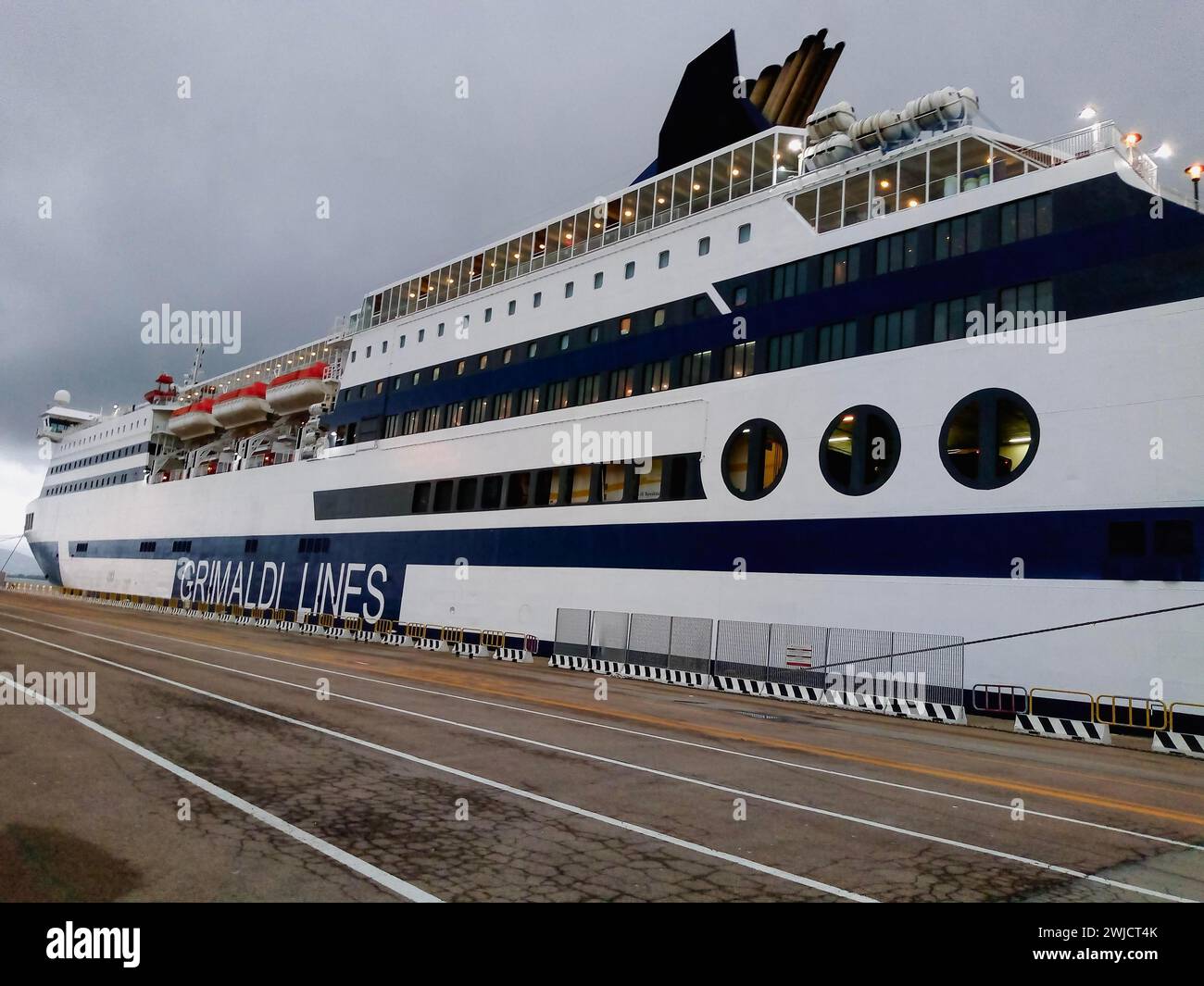 Grimaldi lines hi-res stock photography and images - Alamy