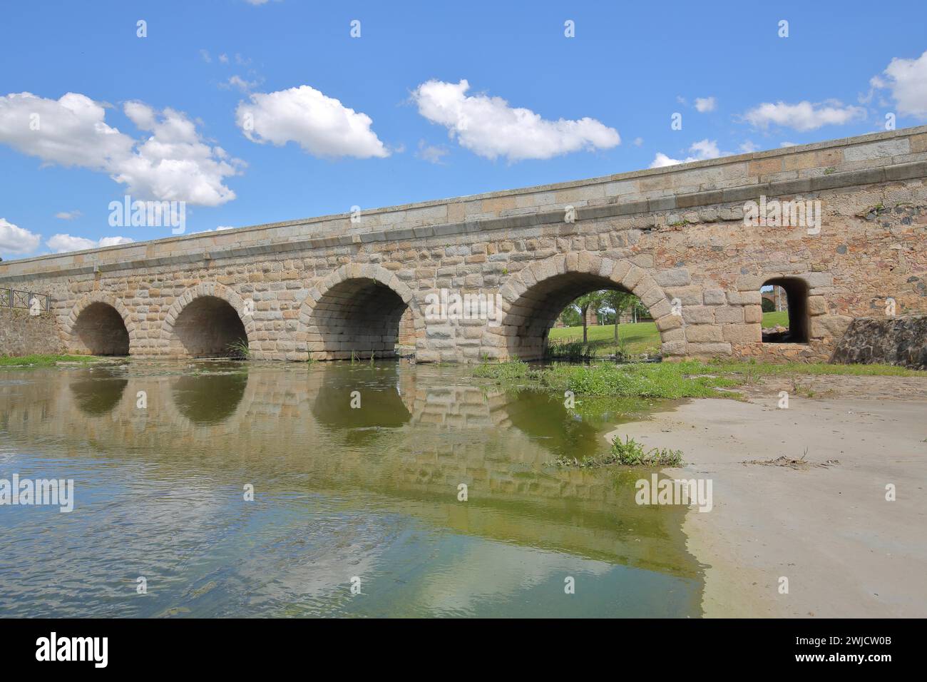 Rio albarregas bridge hi-res stock photography and images - Alamy