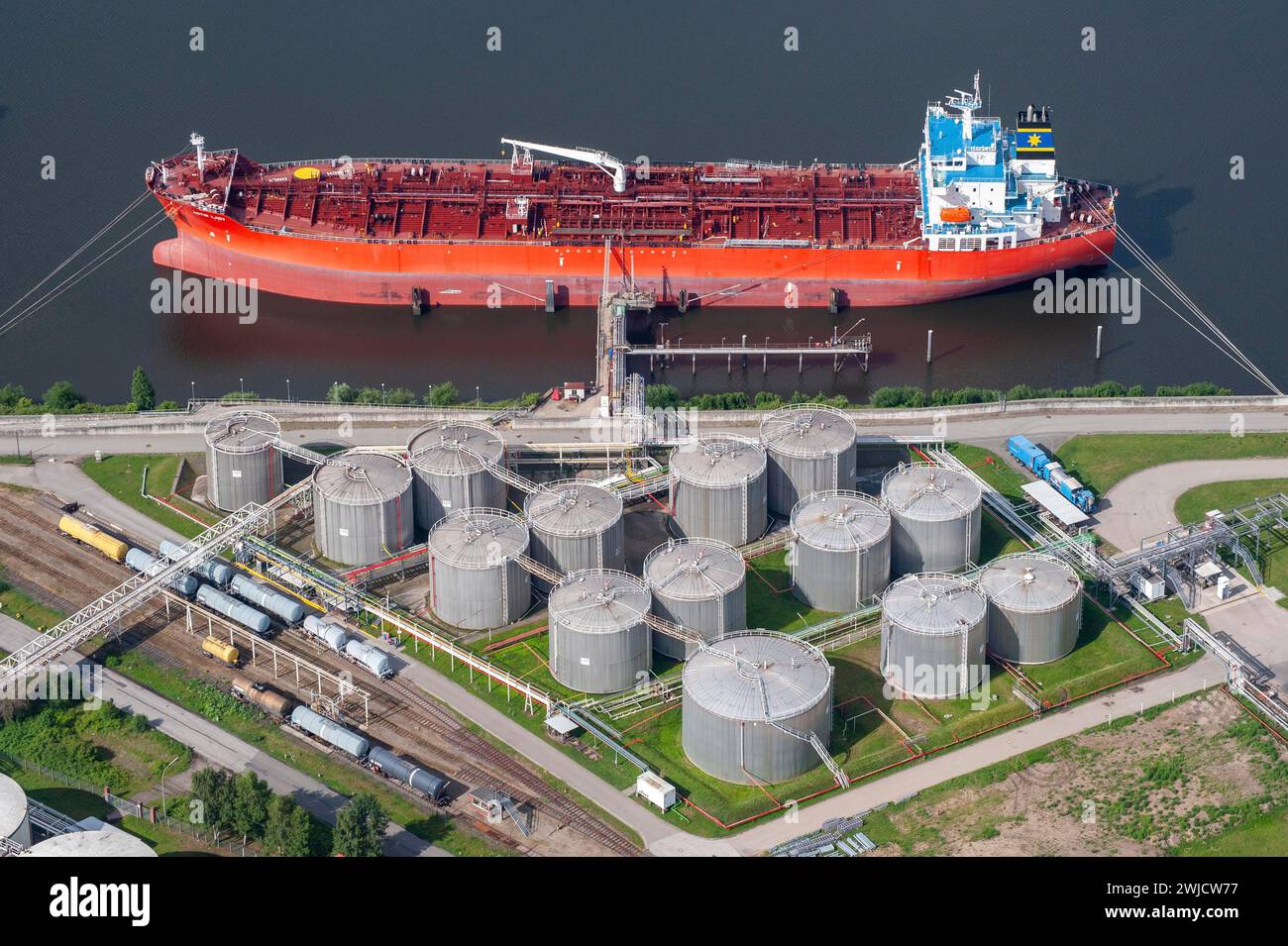 Aerial photo, oil tanker, chemical tanker, Astir Lady, tank farm ...