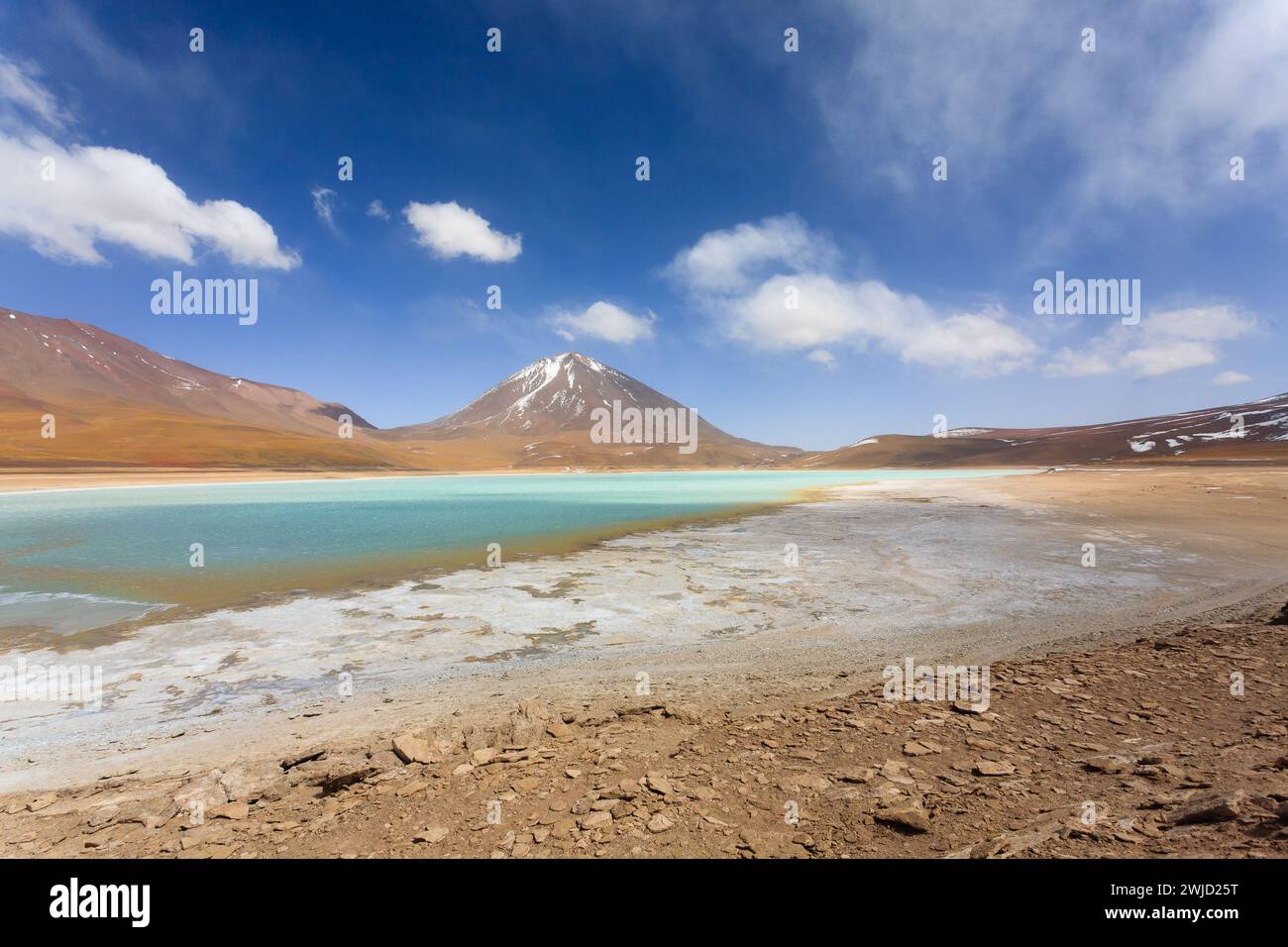 Laguna Verde landscape,Bolivia.Beautiful bolivian panorama.Green lagoon ...