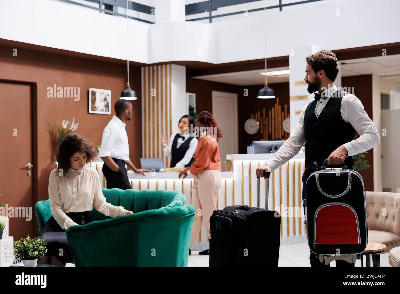Man helping woman carry her bags hi-res stock photography and images ...