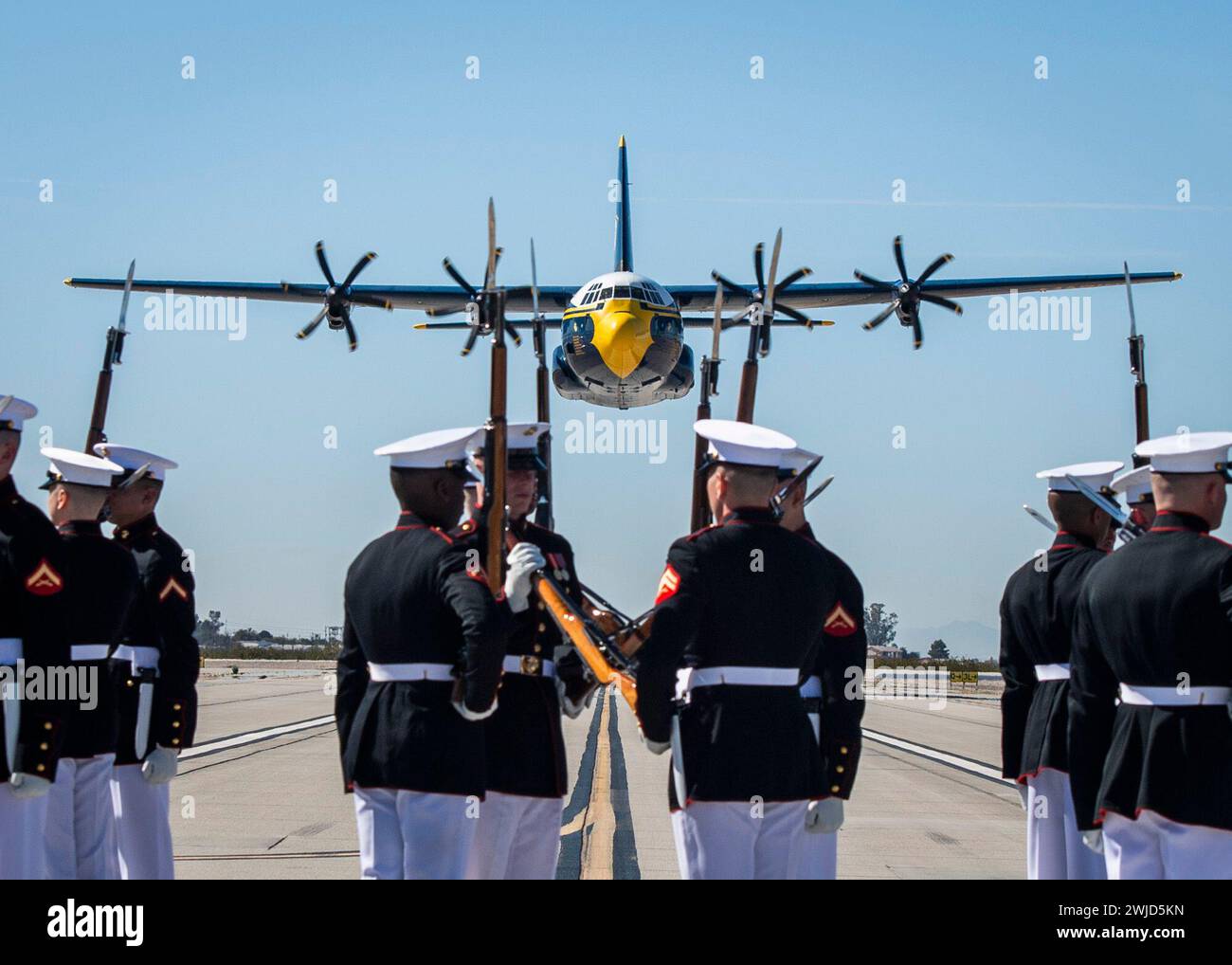 Marines of the Silent Drill Platoon, Marine Barracks Washington ...
