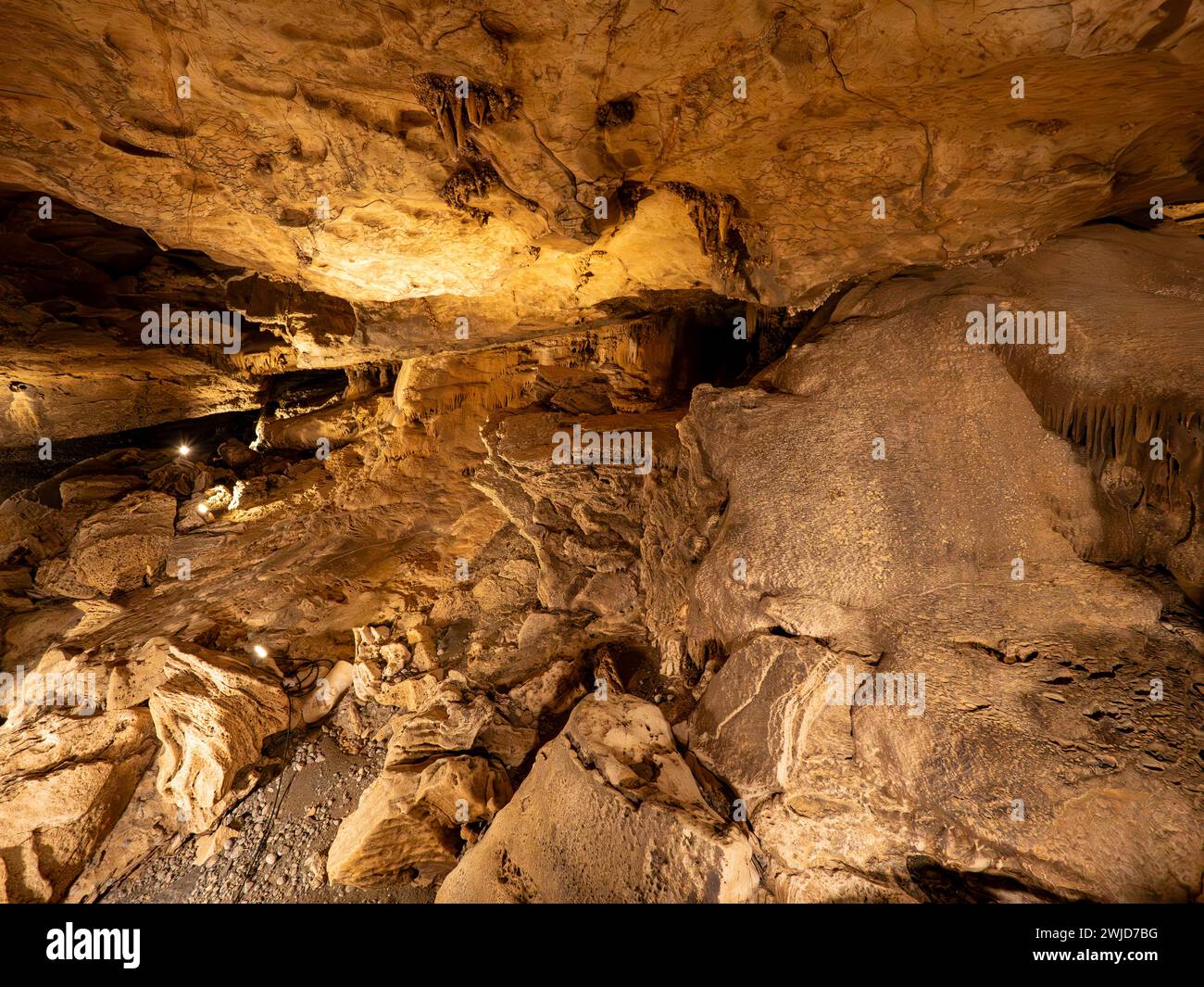 Inside Al Hoota Cave, in Al-Hamra', Ad Dakhiliyah Governorate, Oman ...