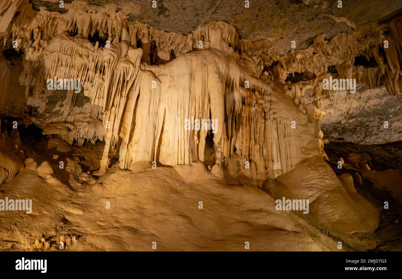 Inside Al Hoota Cave, in Al-Hamra', Ad Dakhiliyah Governorate, Oman ...