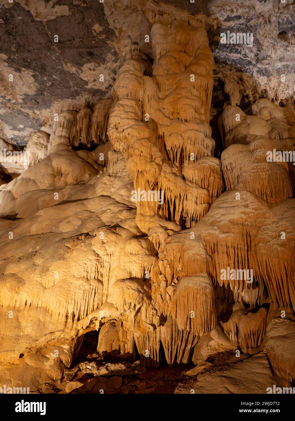 Inside al hoota cave hi-res stock photography and images - Alamy